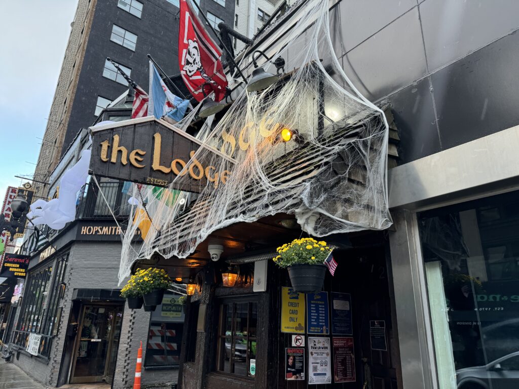 Lodge Tavern Review - Scoundrel's Field Guide